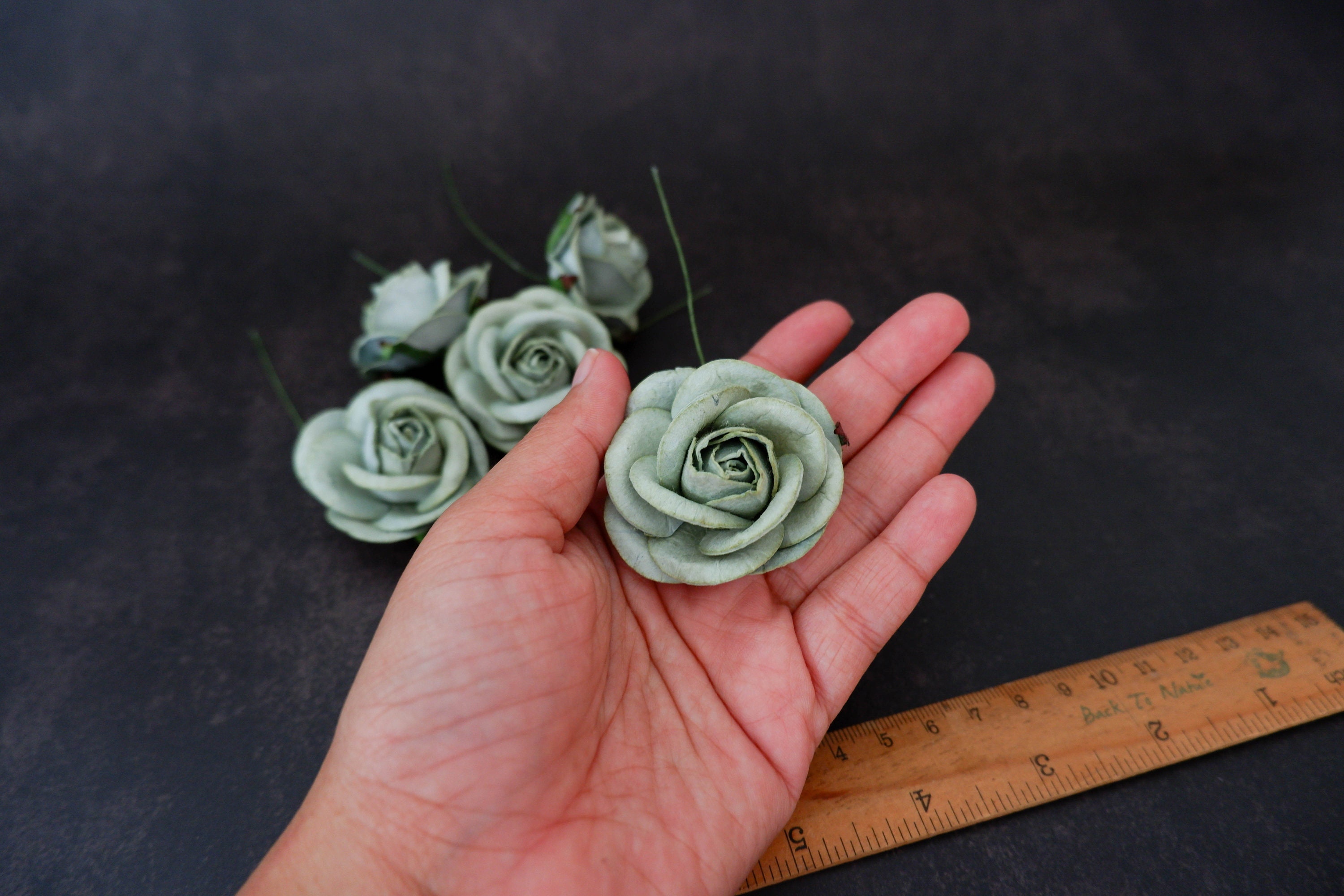 5 roses 2 sage green paper roses 5 cm paper flowers | Etsy