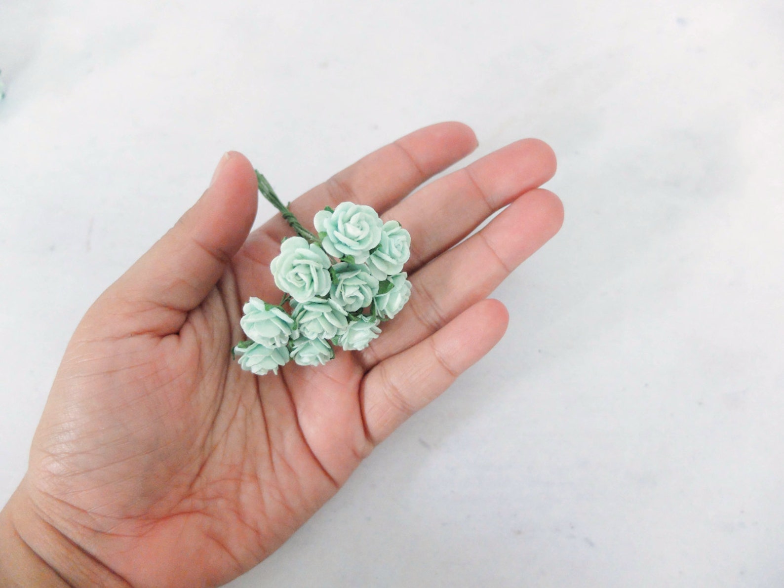 20 Mint Green Paper Roses 15mm Paper Flowers Mint Paper - Etsy
