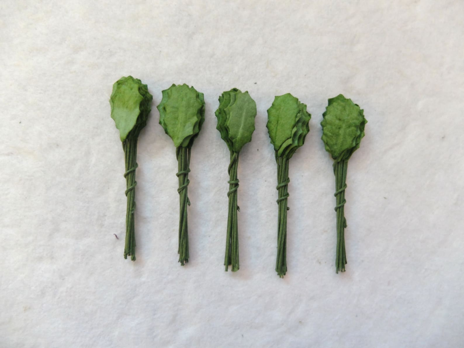 50 Miniature Mulberry Paper Holly Leaves - Etsy
