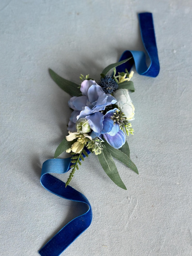 Elegant Blue Wrist Corsage, Bohemian Prom Corsage, Soft Blue Floral ...