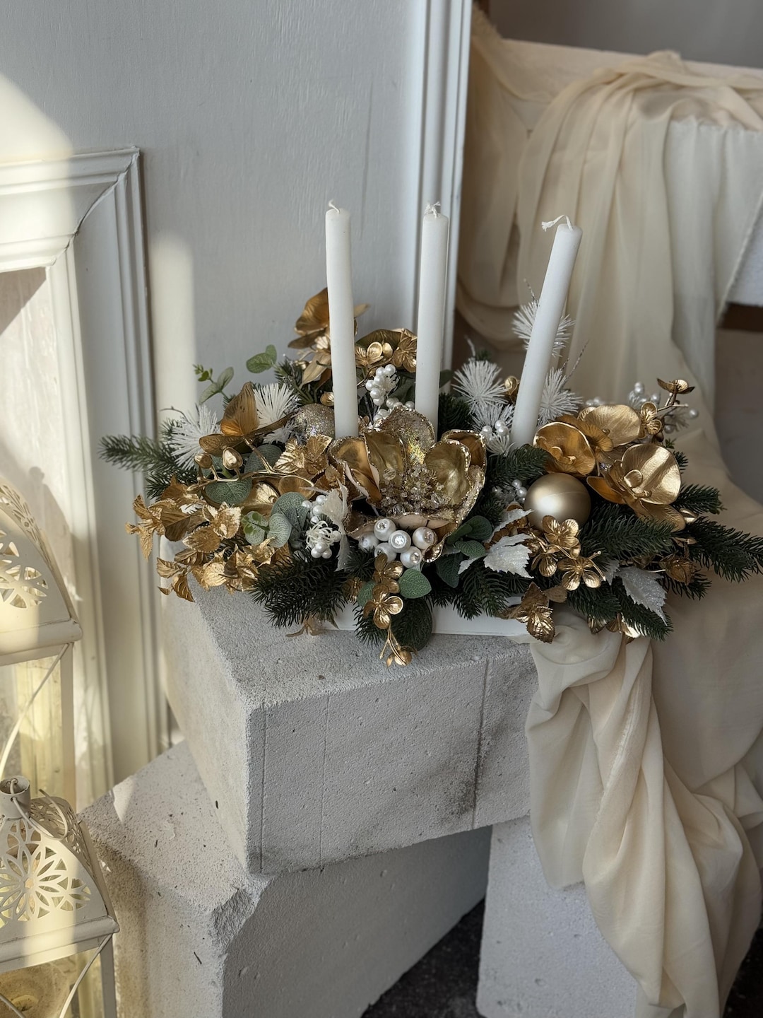 Luxury Christmas Table Centerpiece With Candles, Artificial Poinsettia ...