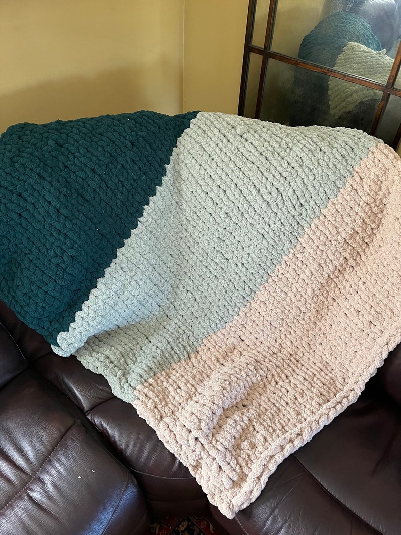 Tri-color Handwoven Chunky Knit Blankets - Etsy