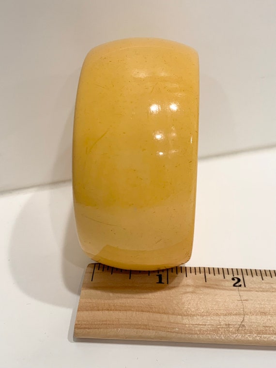 Vintage Chunky Wide Golden Yellow Bakelite Bangle Bra… - Gem