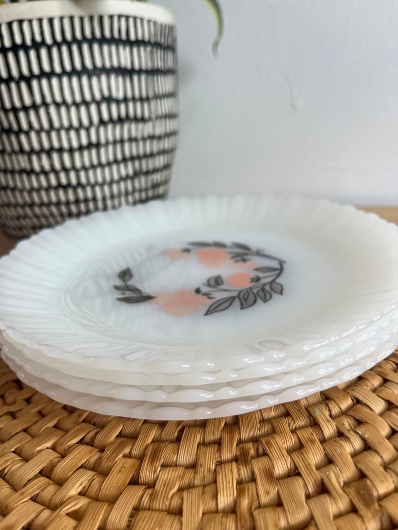 Vintage Termocrisa Milk Glass Dinner Plates, Floral Pattern, Set of ...