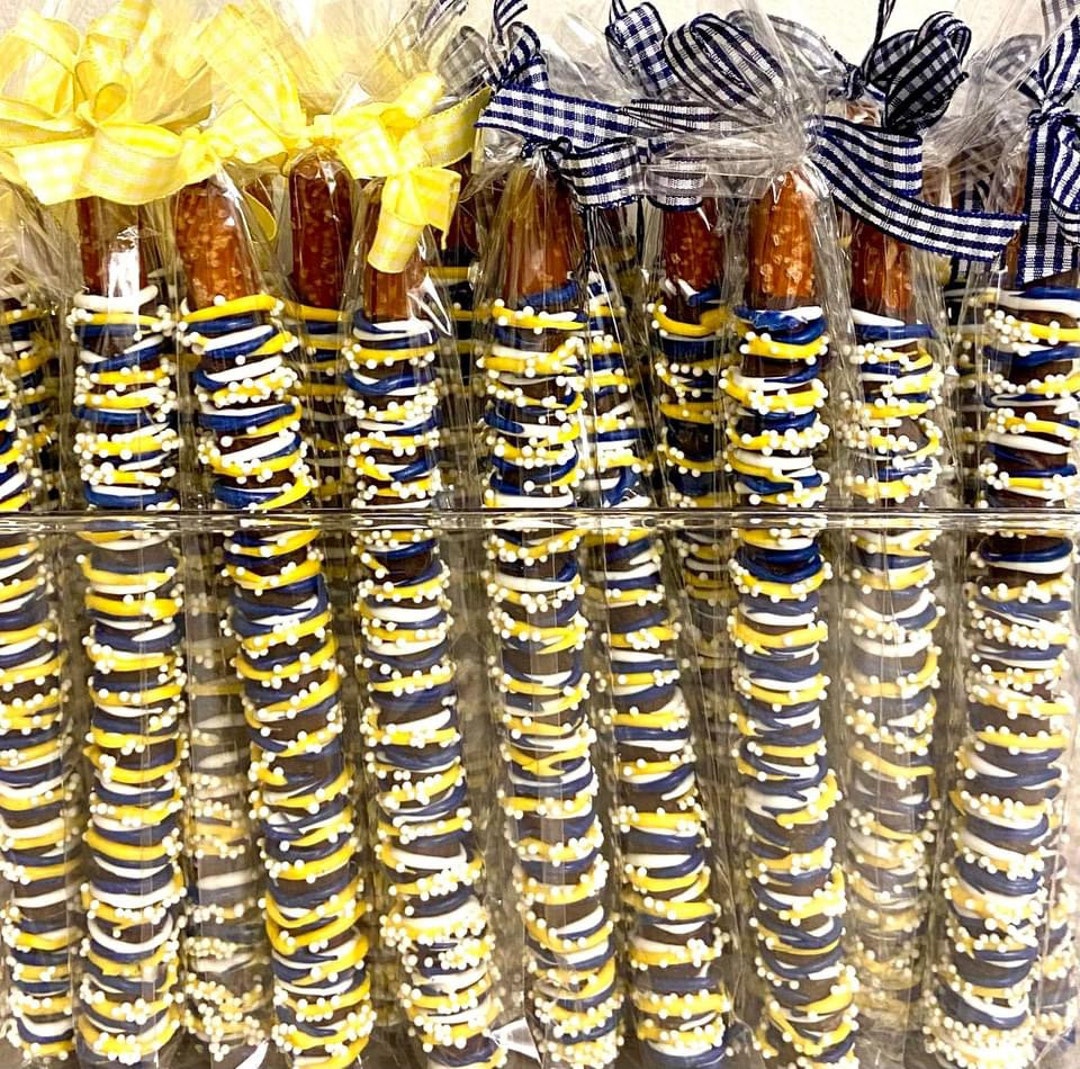 Maize & Blue Chocolate Covered Pretzel Rods (set of 12) - Etsy