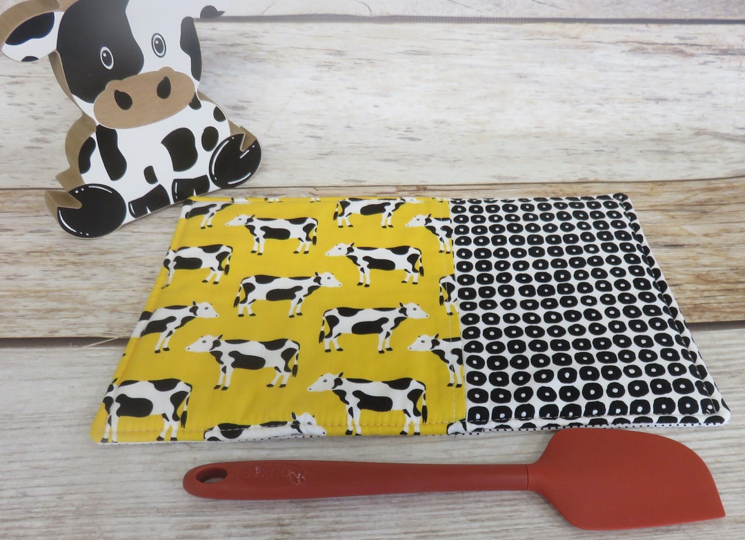 Holstein Cows Cow on Yellow Fabric | Hot Pad | Casserole Trivet ...