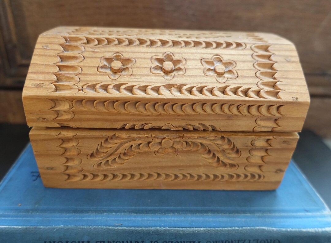 Vintage Carved Wood Box, Wood Jewelry/trinket Box, Treasure Chest Box ...