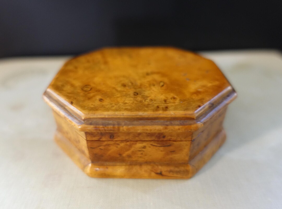 Antique Karelian Birch/burl Wood Box, Artisan Wood Trinket Box, Hinged ...