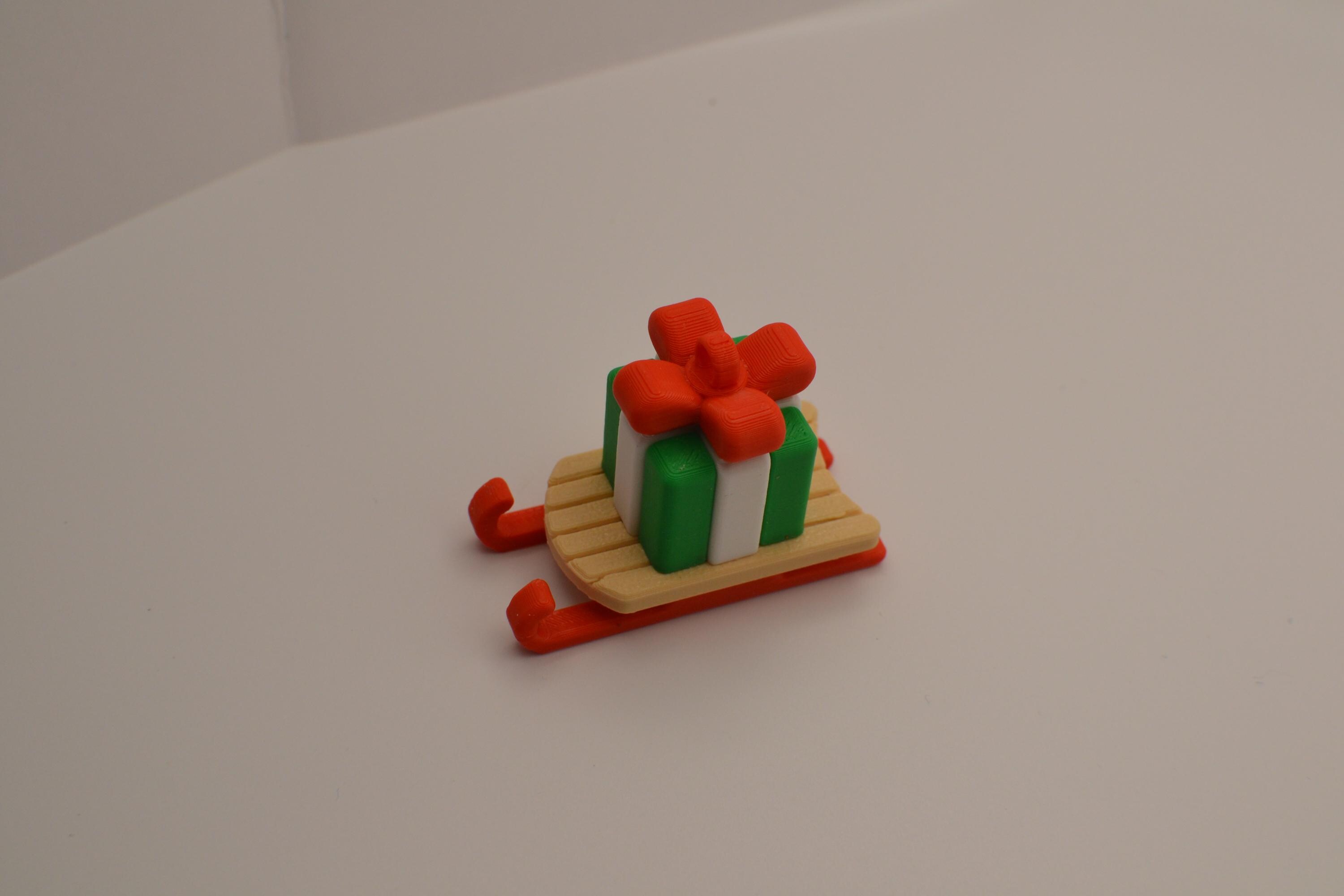 Mini Sleigh Ornament With Gift | Festive Gingerbread Collection Décor ...