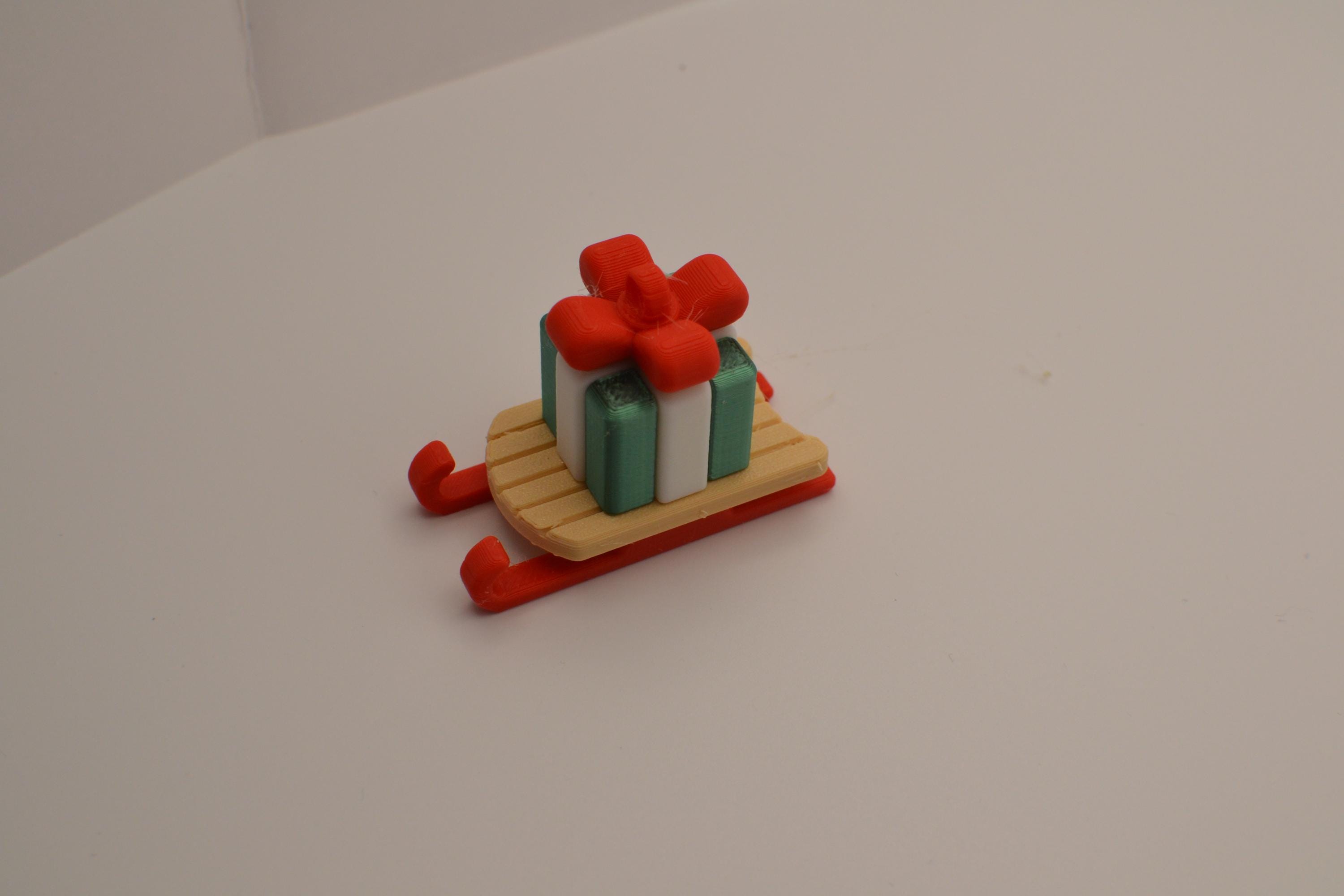 Mini Sleigh Ornament With Gift | Festive Gingerbread Collection Décor ...