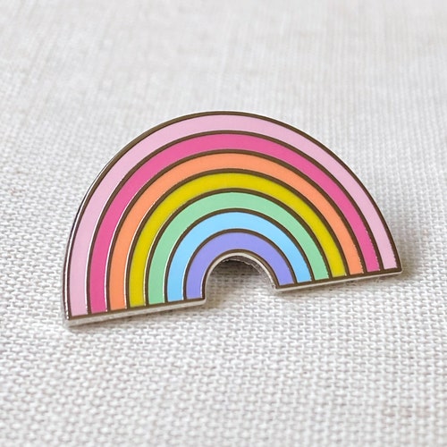 Rainbow Enamel Pin // Rainbow Lapel Pin Pride LGBT - Etsy