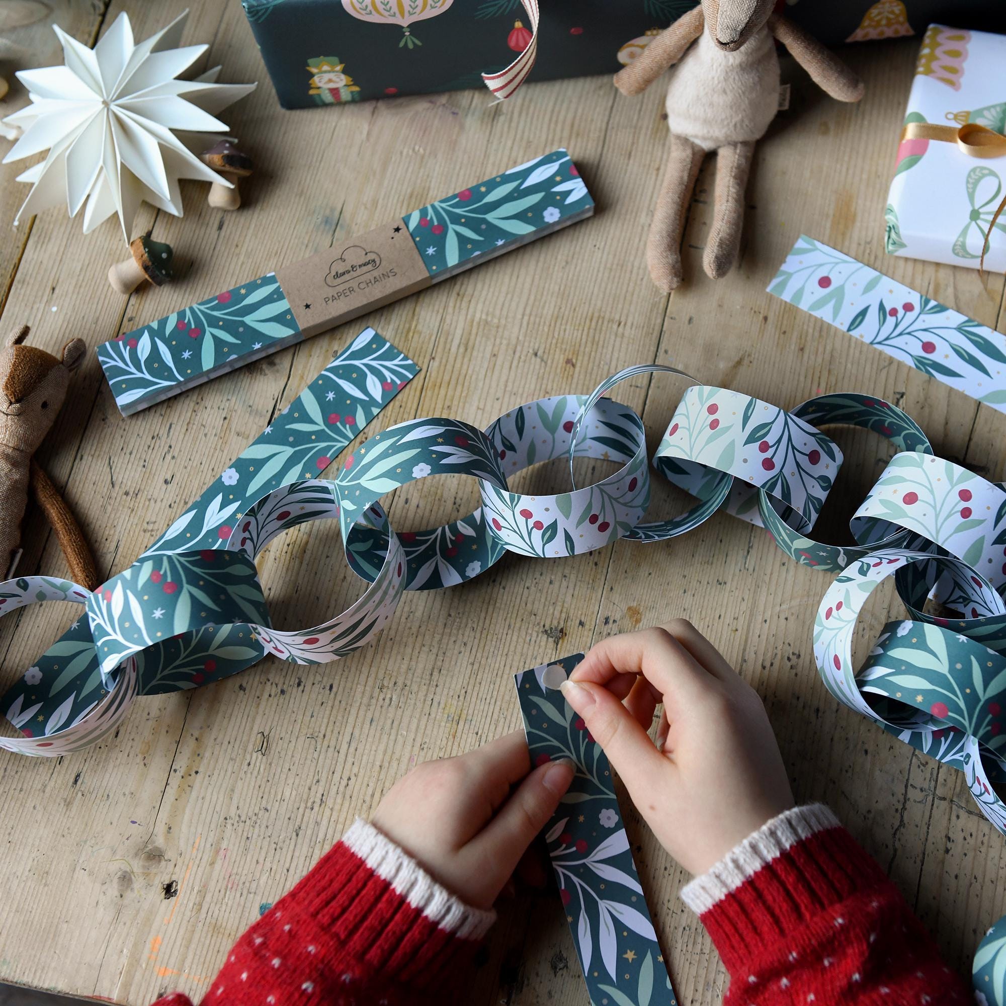 Red Gingham Christmas Paper Chains Garland Kit: Traditional Gingham ...
