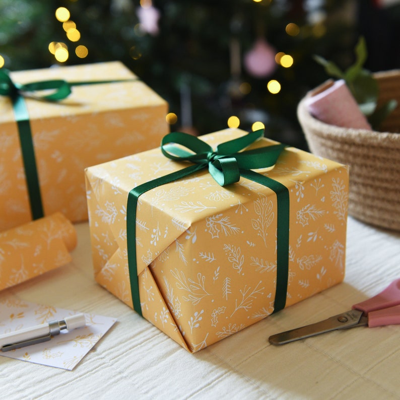 Yellow Botanical Christmas Gift Wrapping Paper Set - Recyclable Eco ...