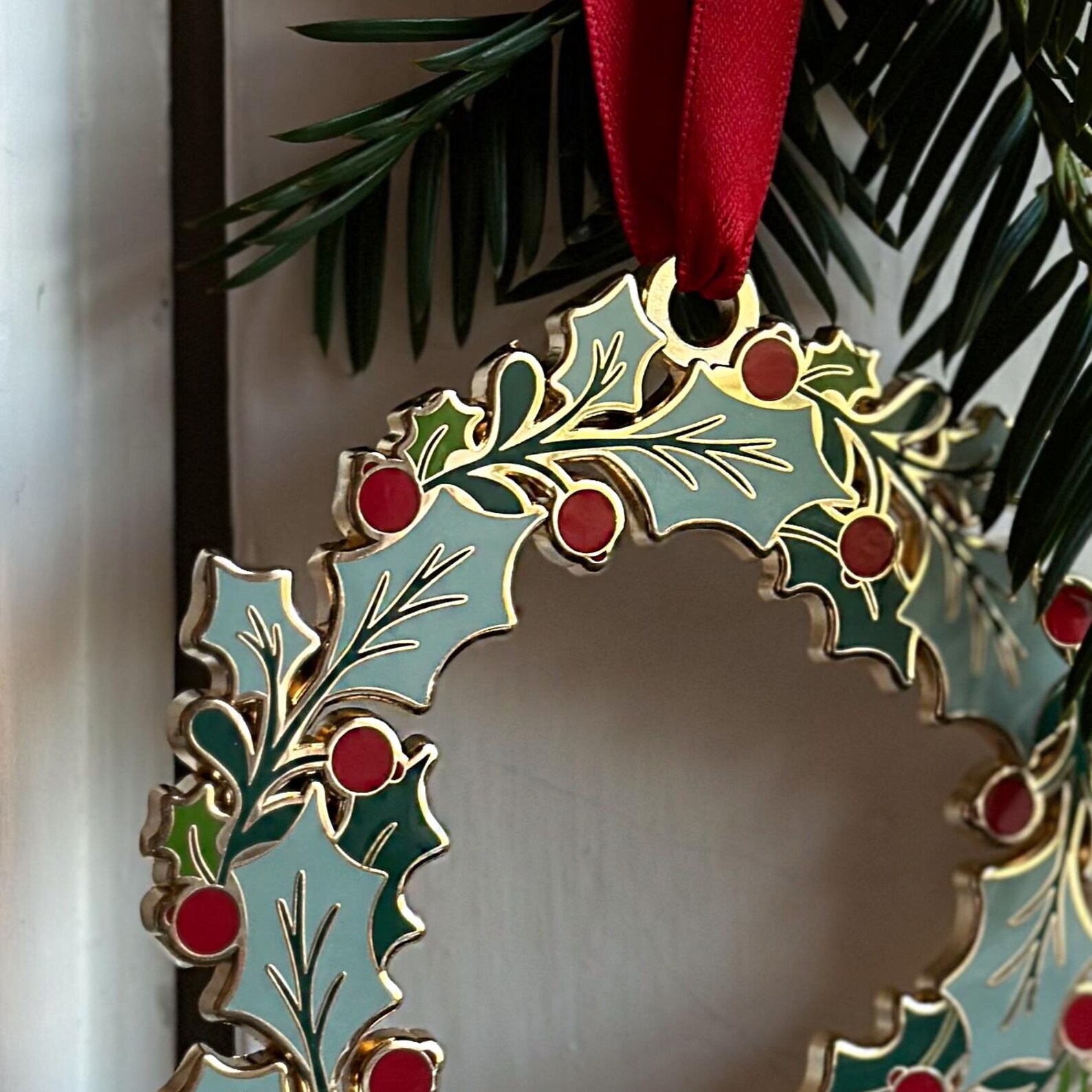 Heirloom Christmas Wreath Enamel Tree Decoration, Vintage Style Holly ...
