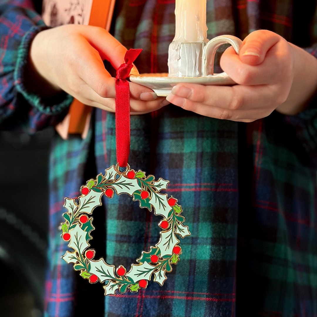 Heirloom Christmas Wreath Enamel Tree Decoration, Vintage Style Holly ...