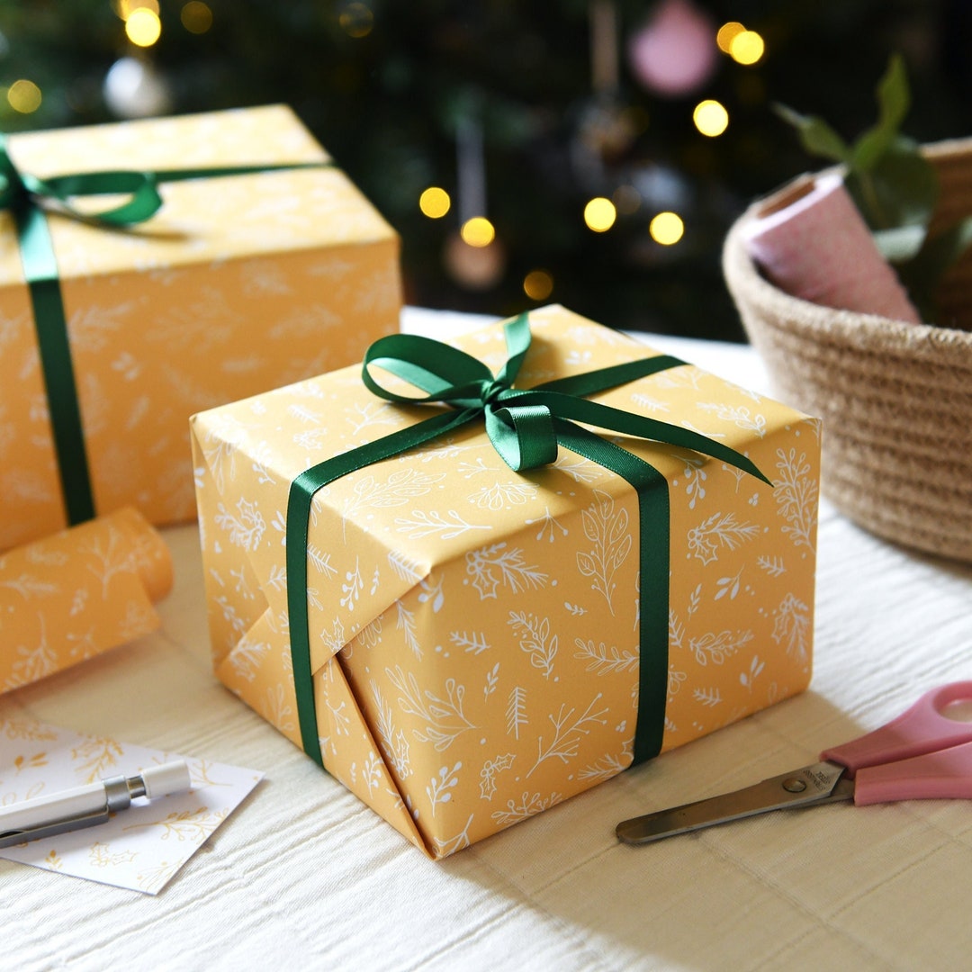 Yellow Botanical Christmas Gift Wrapping Paper Set - Recyclable Eco ...