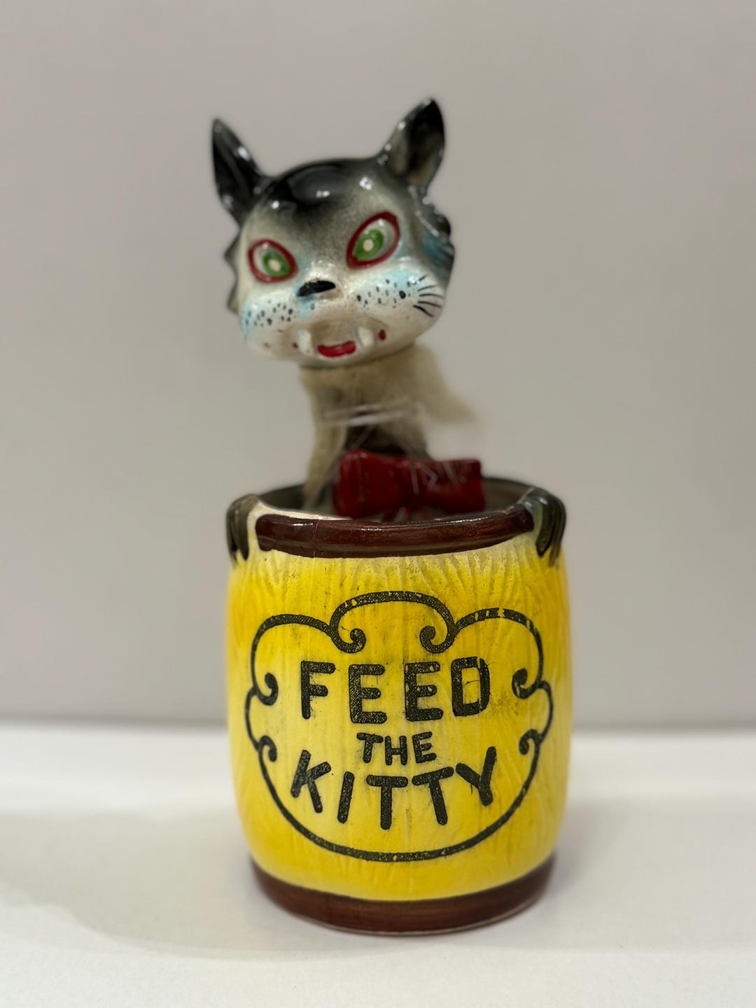 Rare Kitschy Bobble Head Dracula Furry Necked Cat Feed the Kitty Coin ...