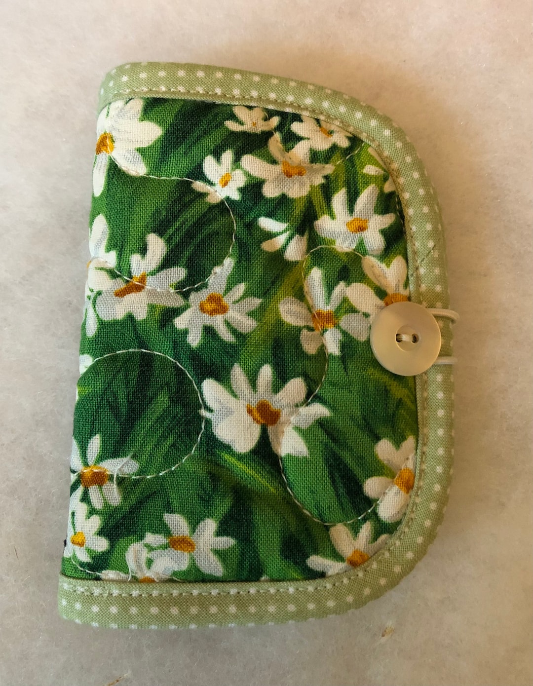 Quilted Needle Book Case Organizer - Daisies on Green Background - Etsy