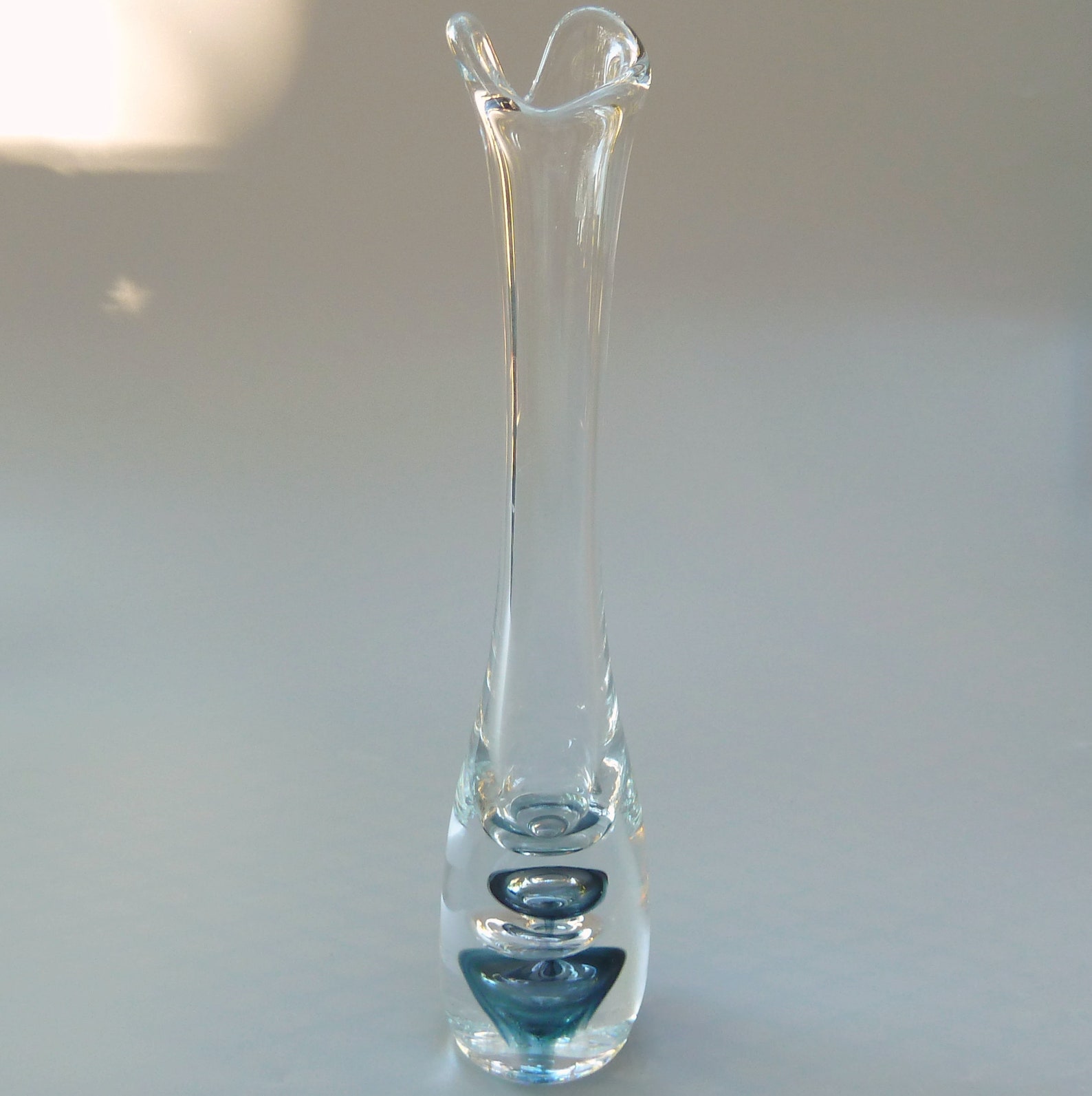 Vintage Vas Vitreum Glass Gloria Vase Orchid Smoke, Controlled Bubble ...