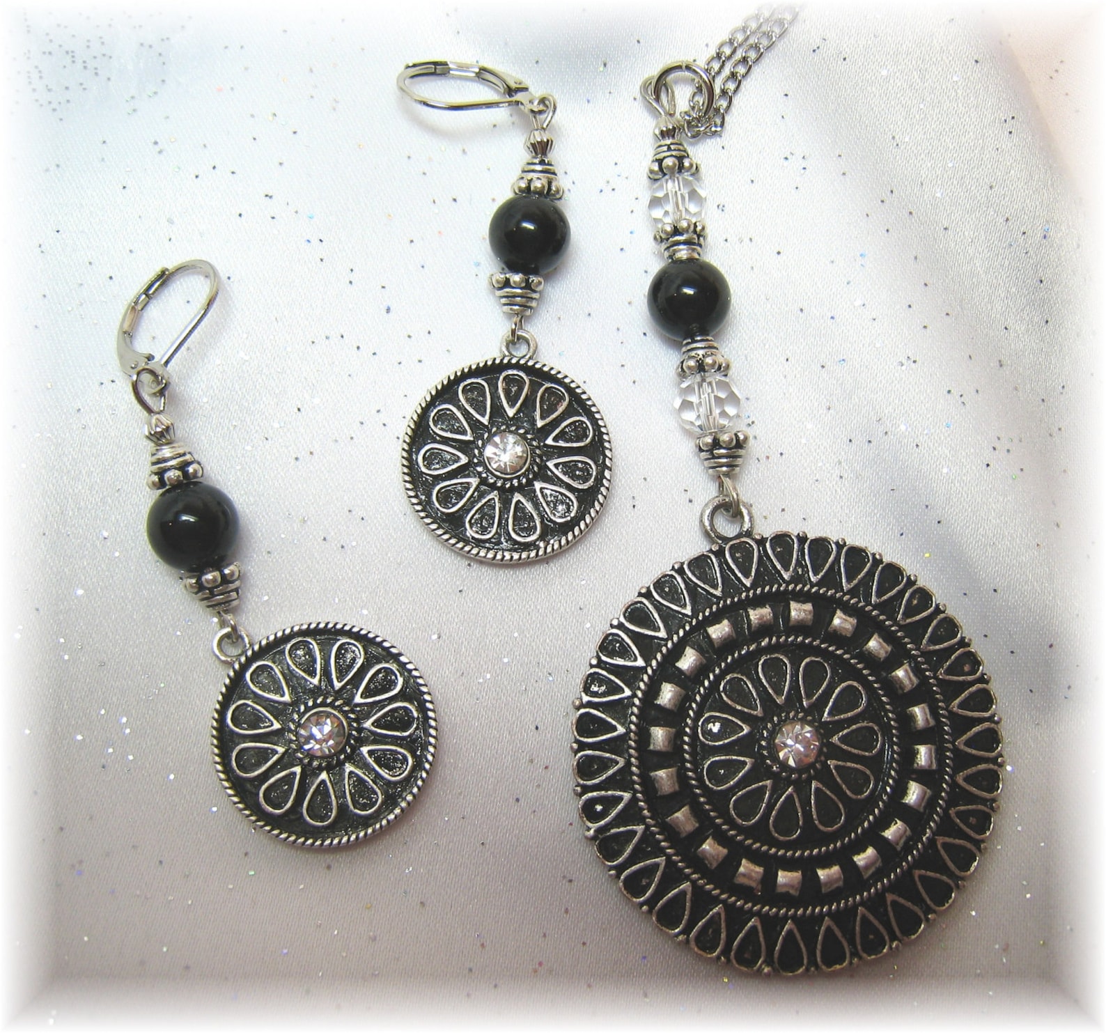 Necklace and Earrings Matching Set Round Metal Flower Design - Etsy