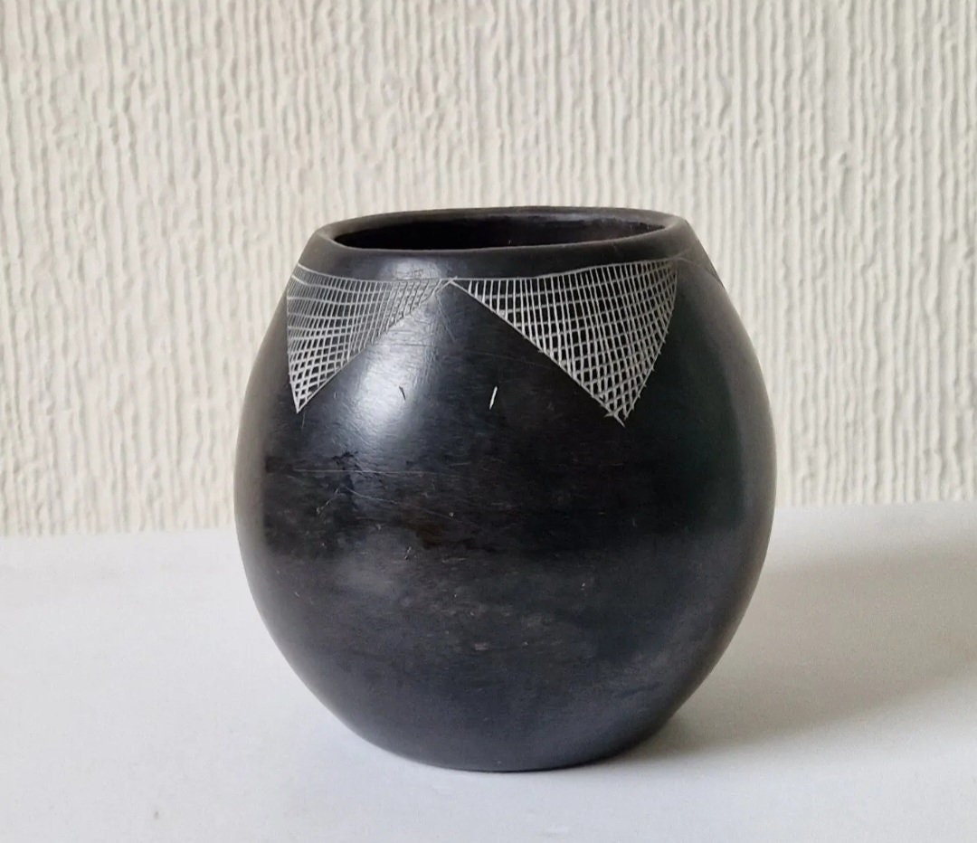 Antique Ukhamba Zulu African Beer Cup Pot Geometric Incised Rim Design ...