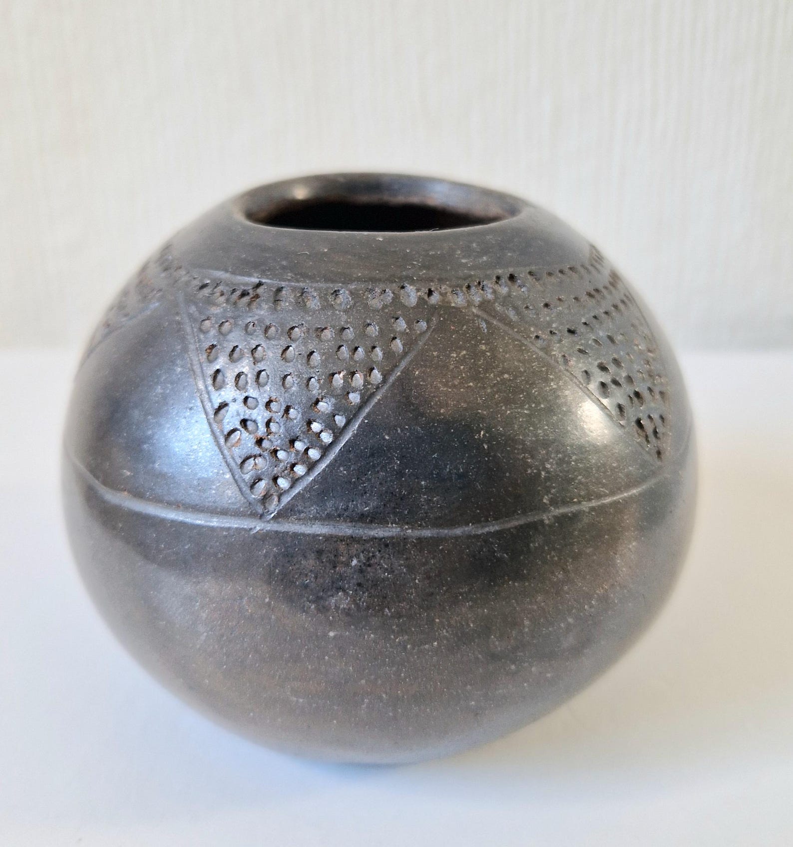 Antique Small Handmade Zulu South African Ukhamba Decorated Clay Beer ...