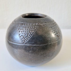 Antique Small Handmade Zulu South African Ukhamba Decorated Clay Beer ...