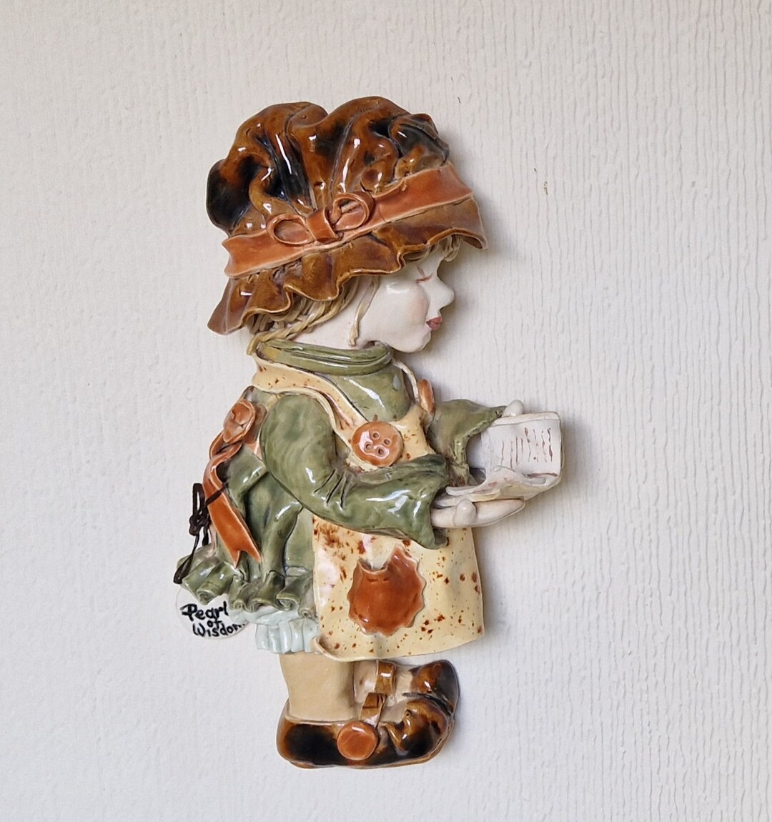 Vintage Kitsch Girl Figure Wall Hanging Sculpture Plaque 27cm Isle of ...