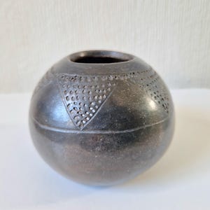Antique Small Handmade Zulu South African Ukhamba Decorated Clay Beer ...