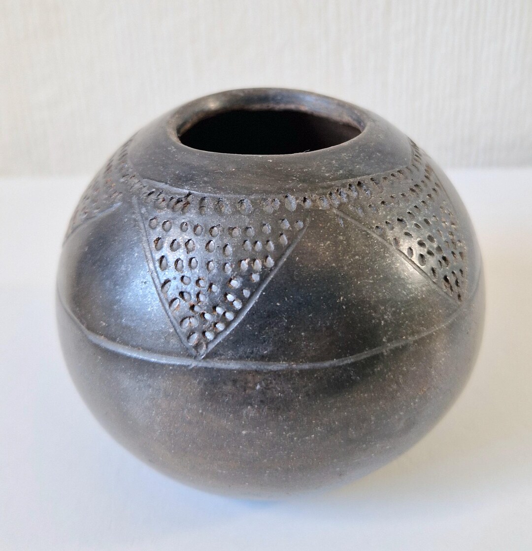 Antique Small Handmade Zulu South African Ukhamba Decorated Clay Beer ...