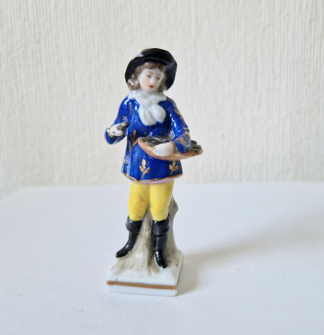 Antique Chelsea Porcelain Small Figure Chelsea Gold Anchor Mark ...