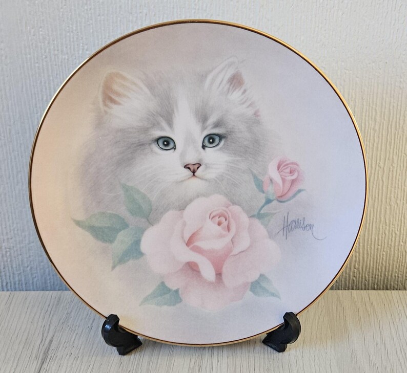 Vintage Cat Plates Set of 2 Floral Decor Wall Plates Collectible Cat ...