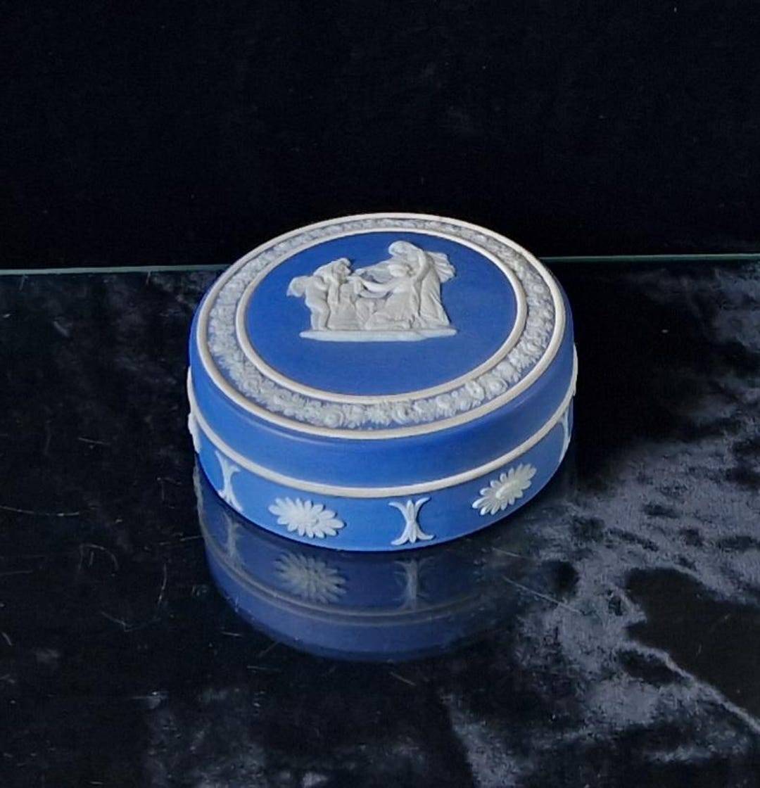 Antique Wedgwood Cobalt Blue Jasperware Neo-classical Patch Pot Powder ...