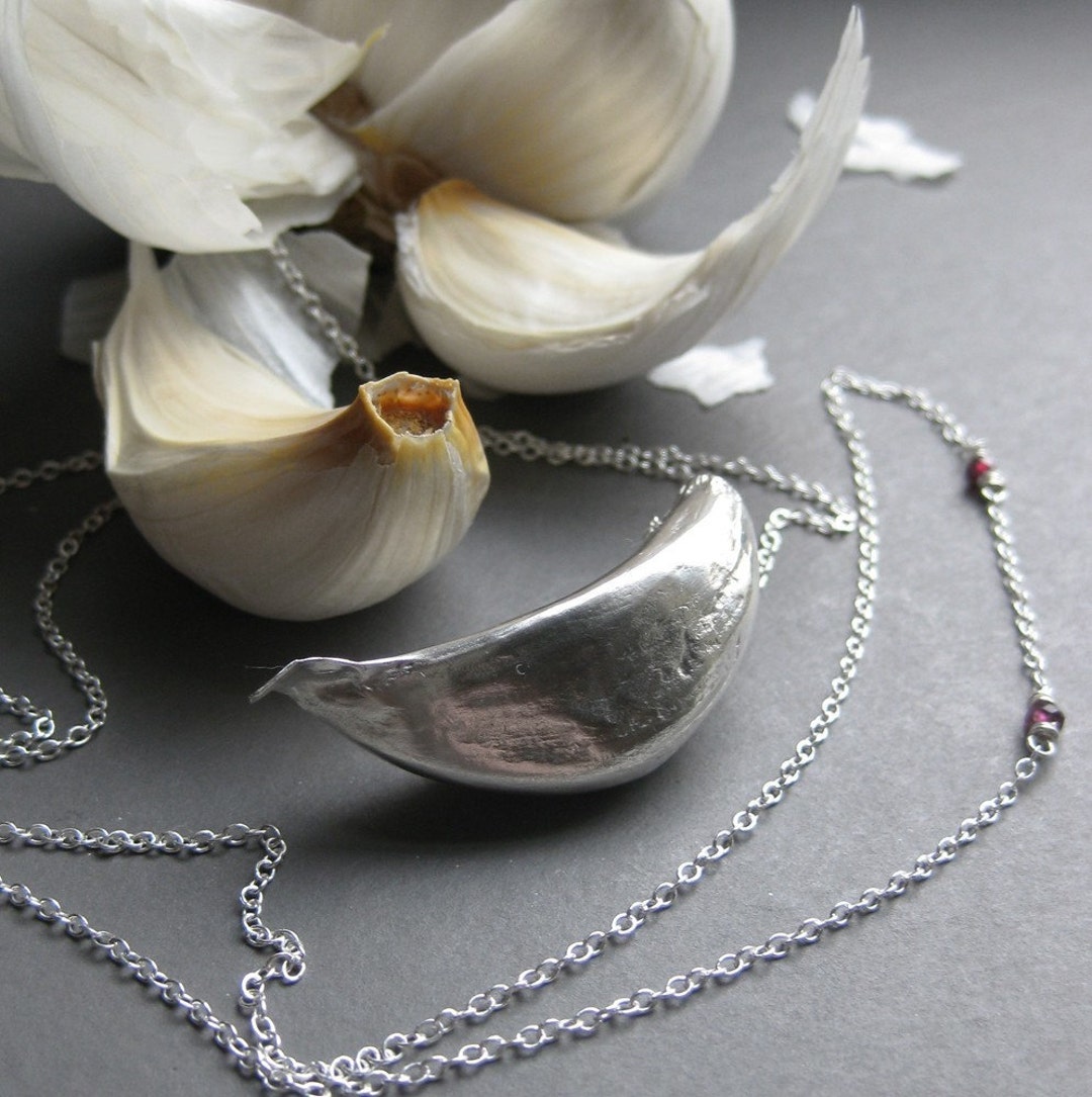 Garlic VAMPIRE REPELLENT or MAGNET Sterling Necklace Made to Order - Etsy