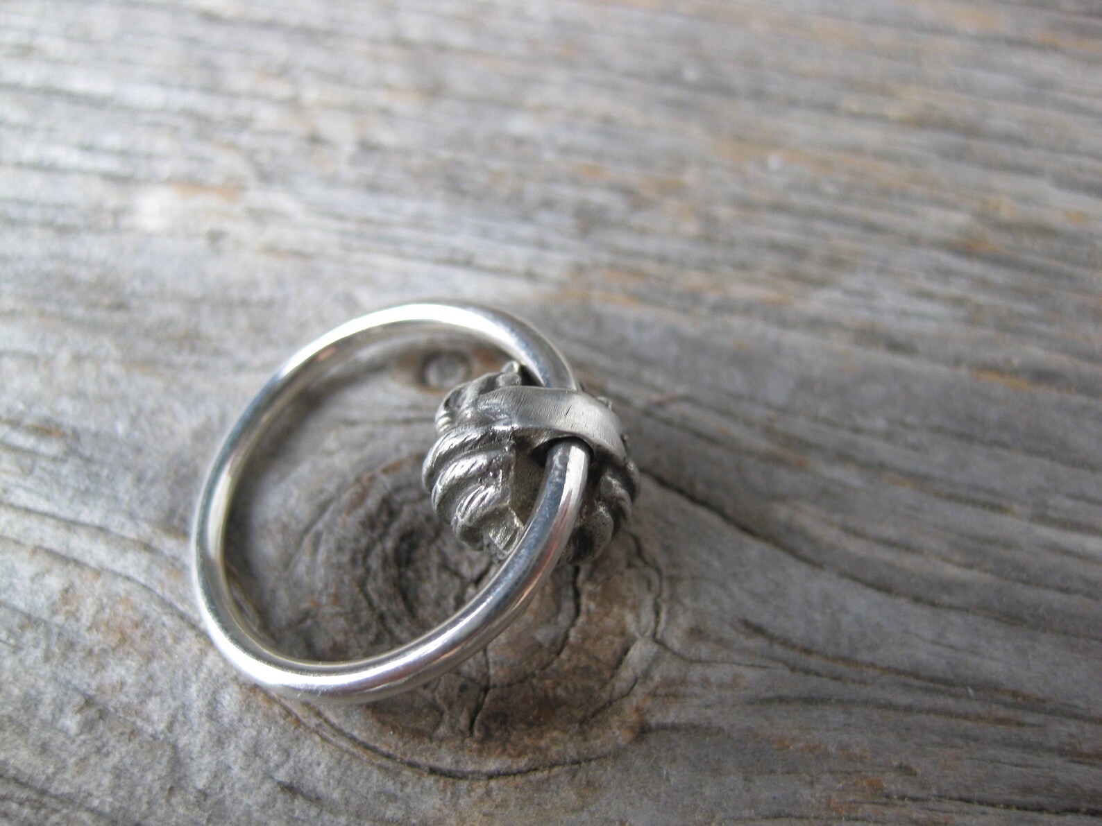 Fidget Spinner Ring Monkey Fist KNOT Victorian Button Ring | Etsy