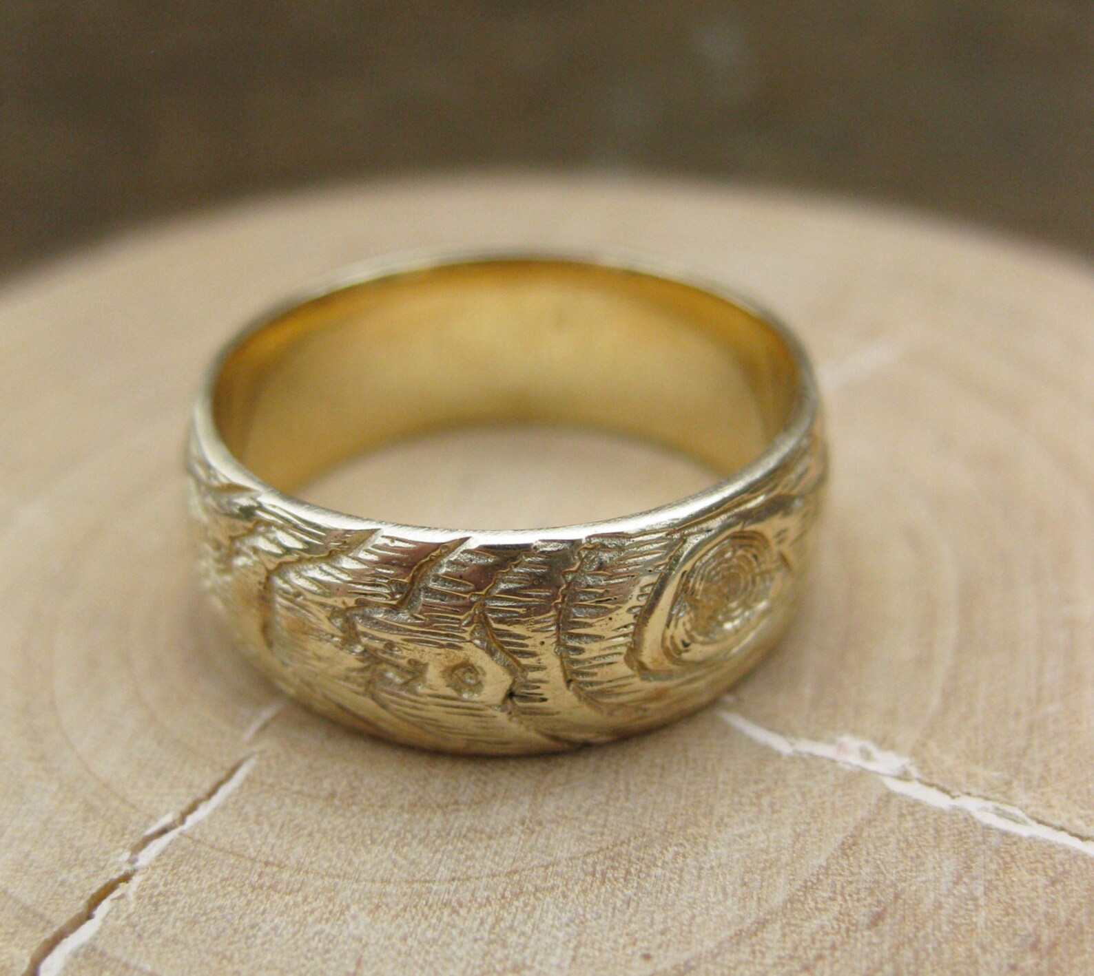 Mens GOLD Wood Grain Ring Fall Wedding Band PLYWOOD 14 Kt Yellow Faux ...