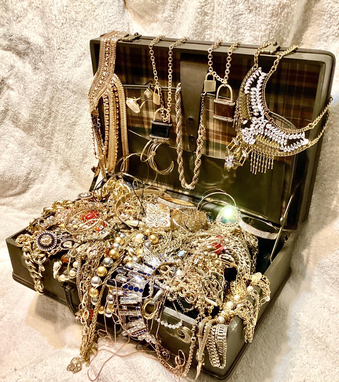 Two Pound Wearable Gold Tone Jewelry Lot, Mystery Lot, Bulk Jewelry ...