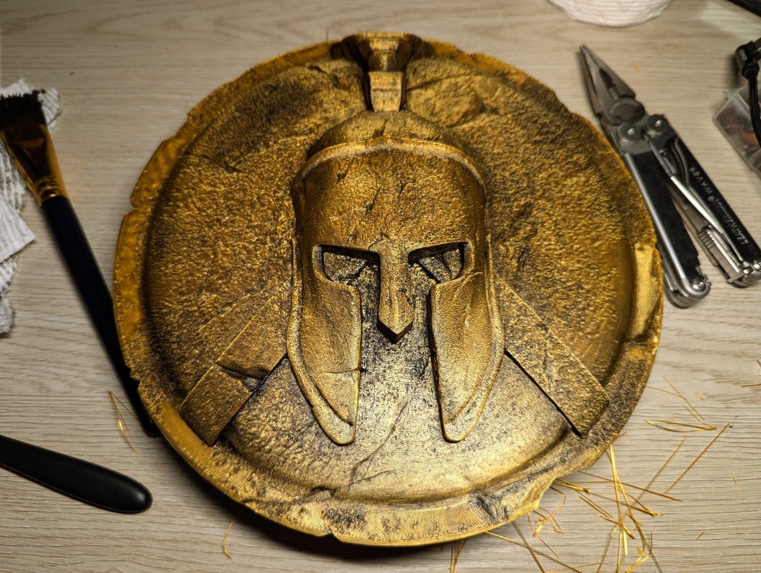 Battle Worn Spartan Helmet Hoplite Corinthian Mask on Shield Molon Labe ...