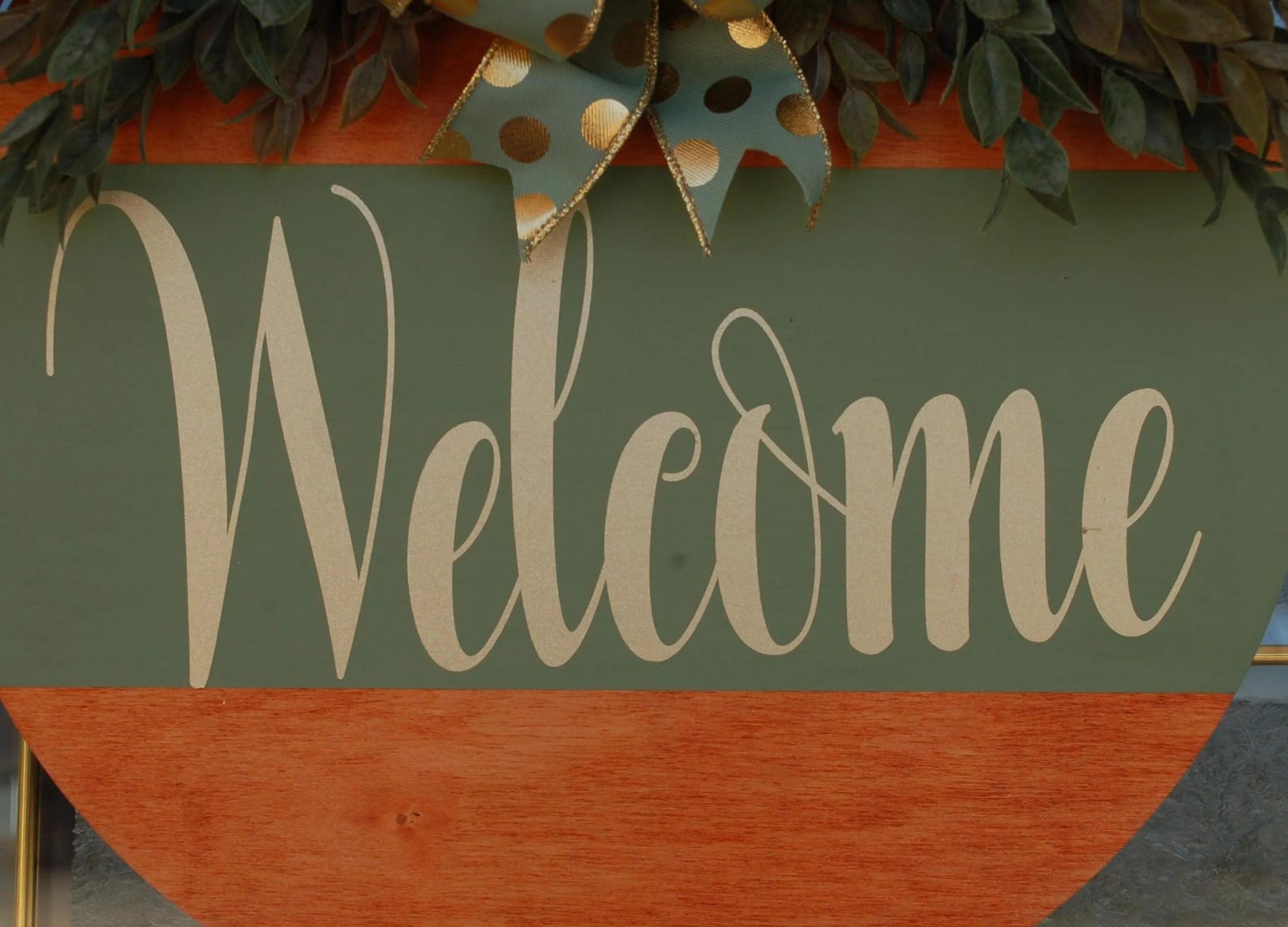 Elegant Farmhouse Welcome Wreath - Green, Beige & Gold Accents, Round ...