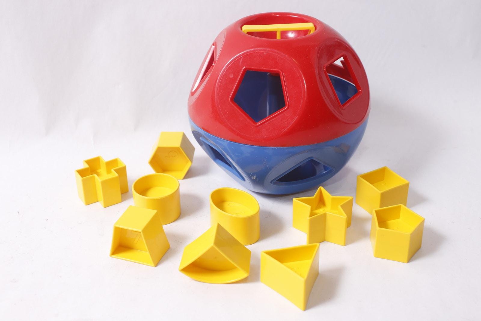 Tupperware Shape-o Sorter Toy Puzzle Ball Vintage Activity Toy ~ 260521 ...