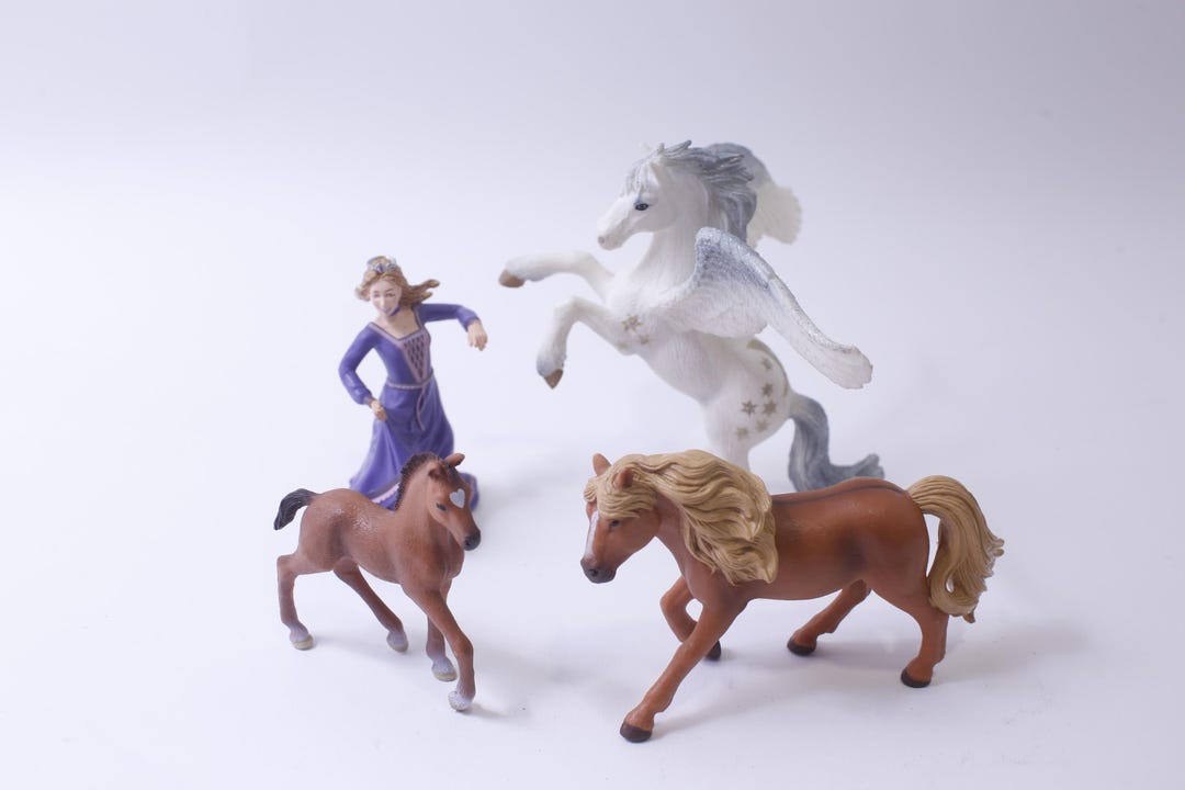 Princess Juliet Figure by Safari, Schleich Toy Horses Set, Oldenburg ...