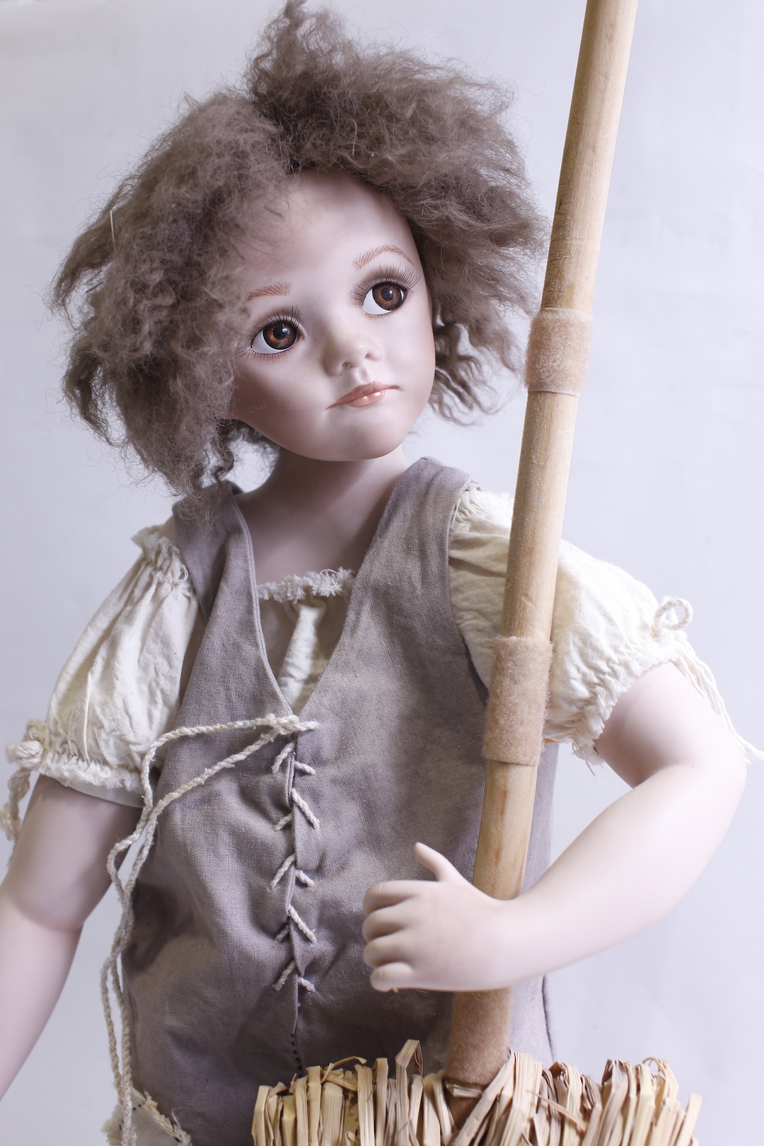Cosette, Porcelain Doll, 23, Les Misérables, Victor Hugo, Dressed ...