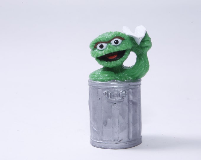 Muppets Oscar the Grouch Garbage Can Paper Plane PVC - Etsy
