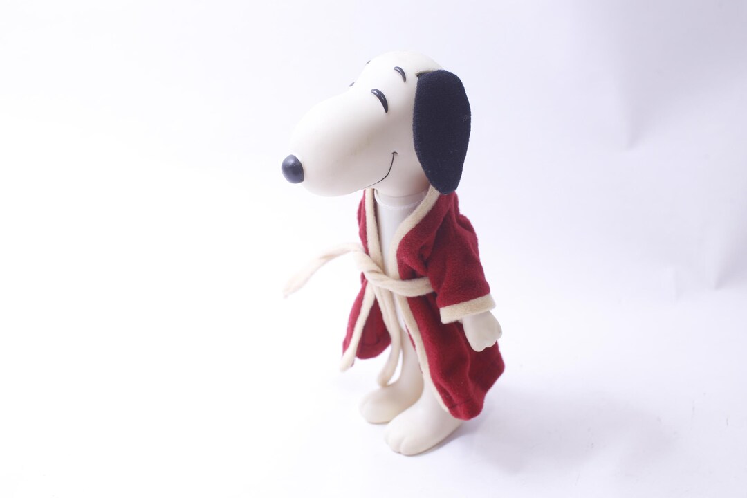 Snoopy in Red Robe, Toy Figure, Comics, Peanuts, Famous Beagle, Vintage ...