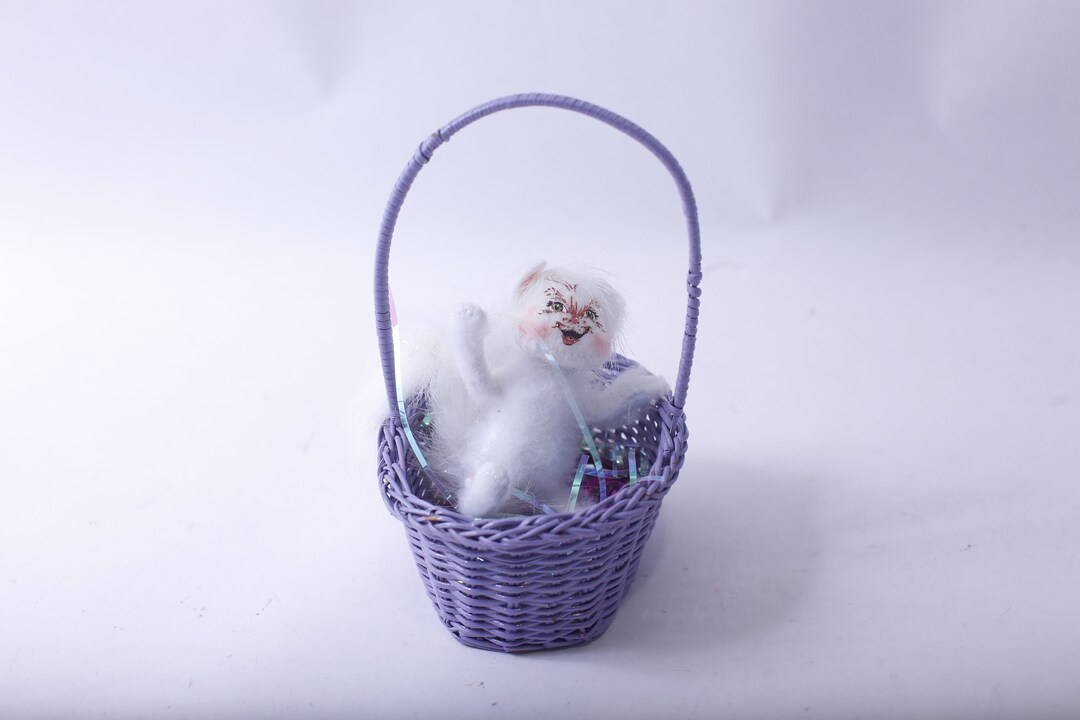 Annalee Dolls, White Cat in a Purple Basket, Soft Toy, Easter, Holiday ...