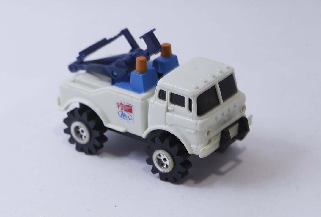 Schaper Stomper, Tow Truck, White 4x4 Truck, Emergency Service, Diecast ...