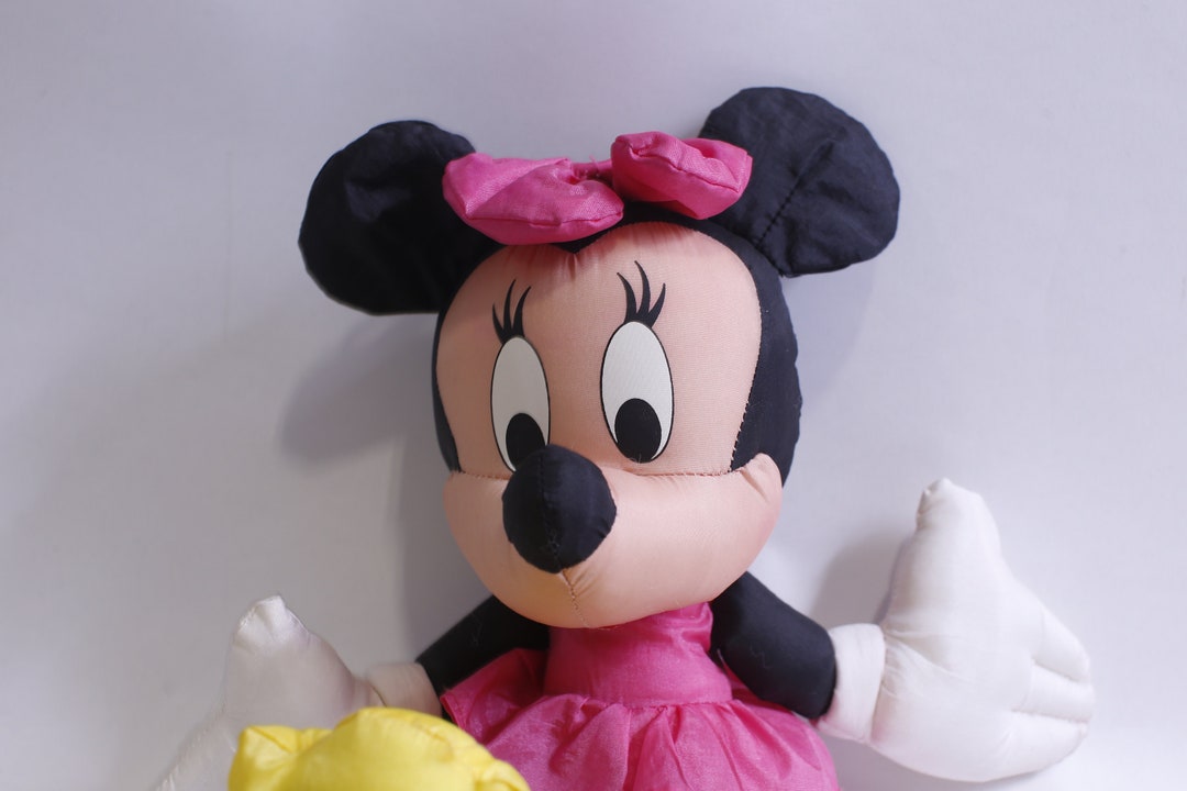 Minnie Mouse, Puffalump Style Plush, Cuddle Companion, Disney Fans ...