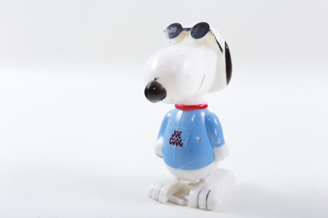 Snoopywind up Joe Cool Blue Jacket Sunglasses Puppy Dog Plastic Toy ...