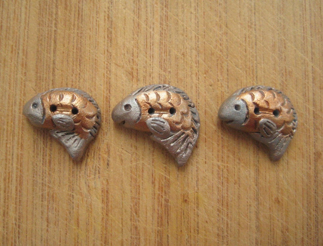 Small Fish Shaped Buttons - Handmade, Polymer Clay, Painted Buttons. - Etsy