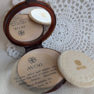 Vintage Avon Compact 1970s With Original Box. - Etsy